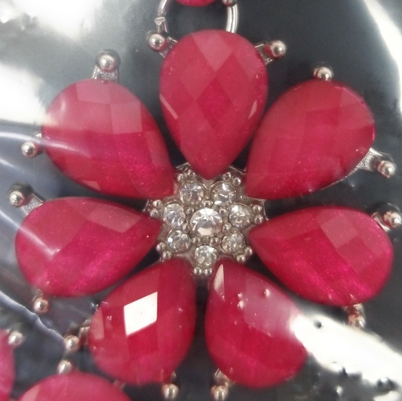 Minicci | Jewelry | Silver Chain With Pink Flower White Stone Necklace ...